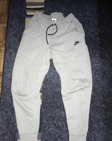 Nije Tech Fleece