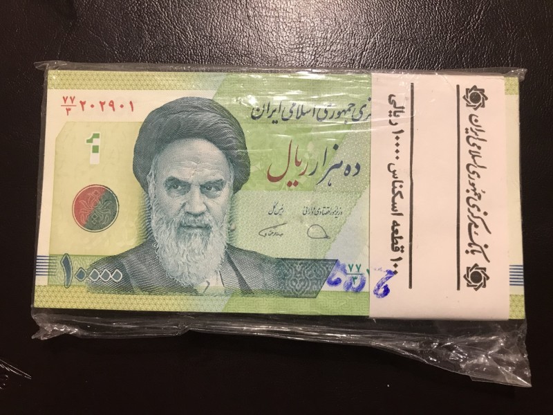 IRAN 10 000 RIALSA. UNC.100 NOVČANICA.