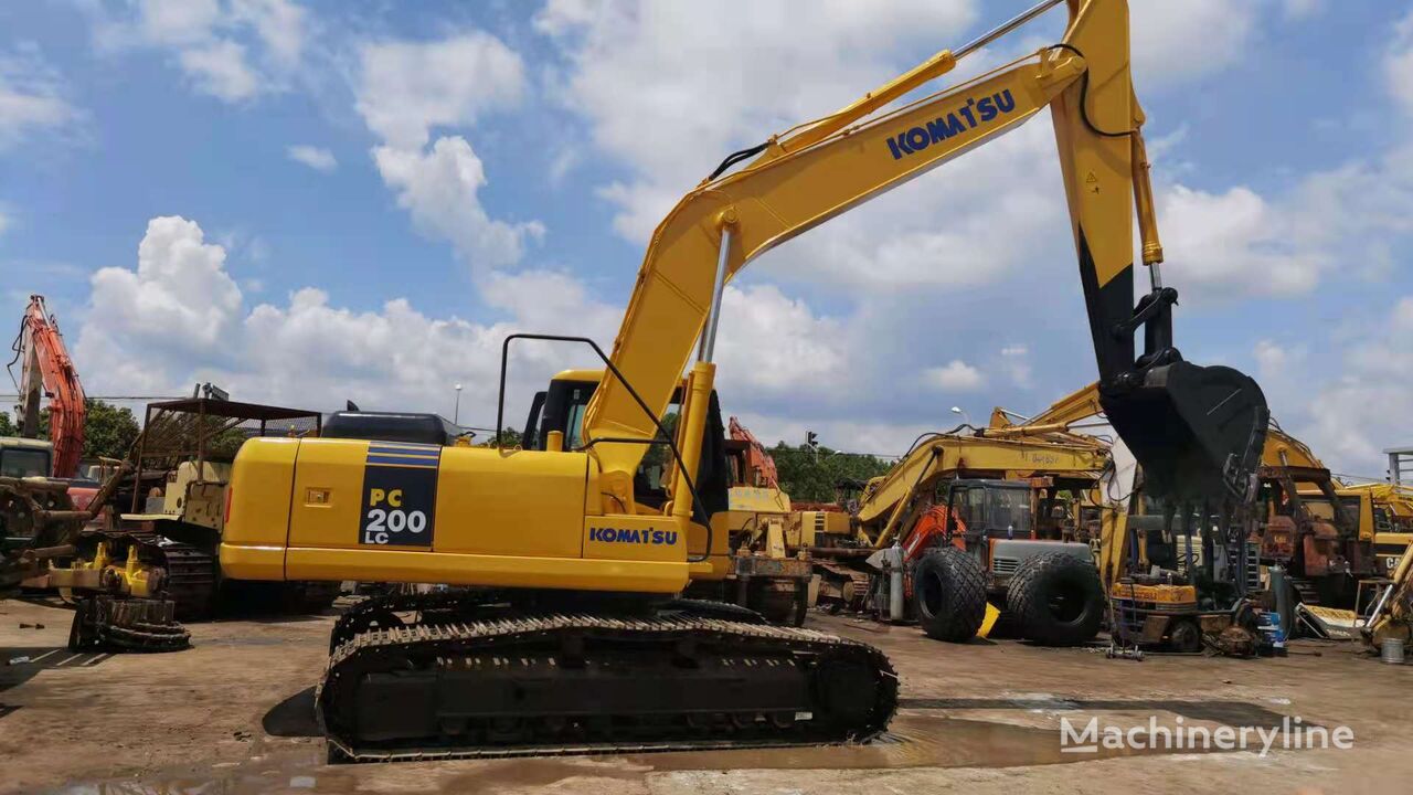 Komatsu PC220-7 bager guseničar