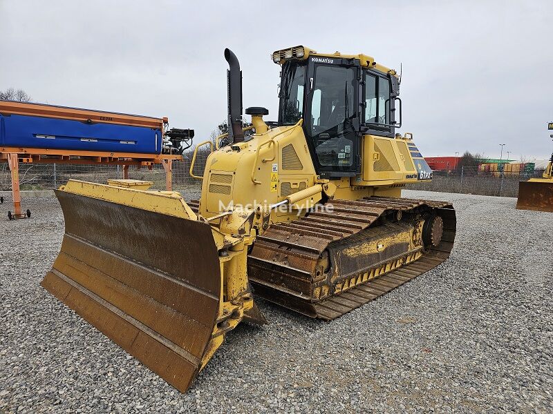 Komatsu D61 PX-23 buldožer