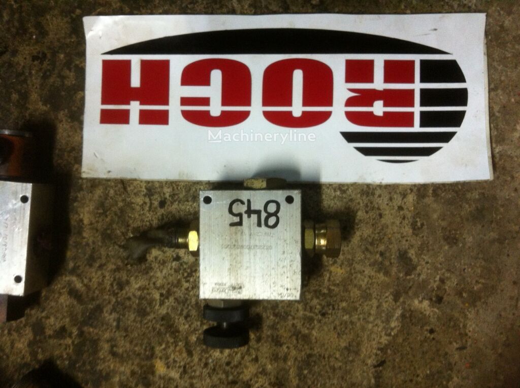 OIL CONTROL OM2203700300000 VRFC2 V.12 hidraulični razvodnik za bagera