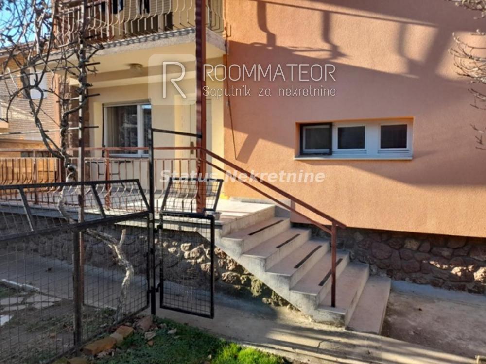 Kuća na prodaju, 360m2, 420.000€