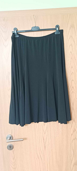 Crna suknja,velicina 46-48 ili 2 XL