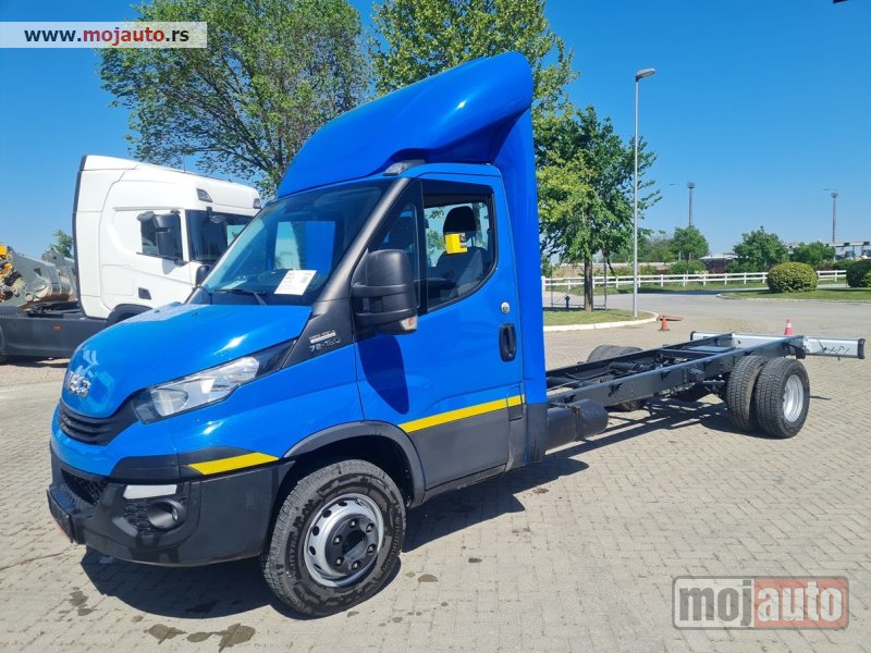 Iveco 70C18 Nl brif 520cm