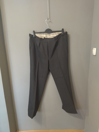 Pantalone L