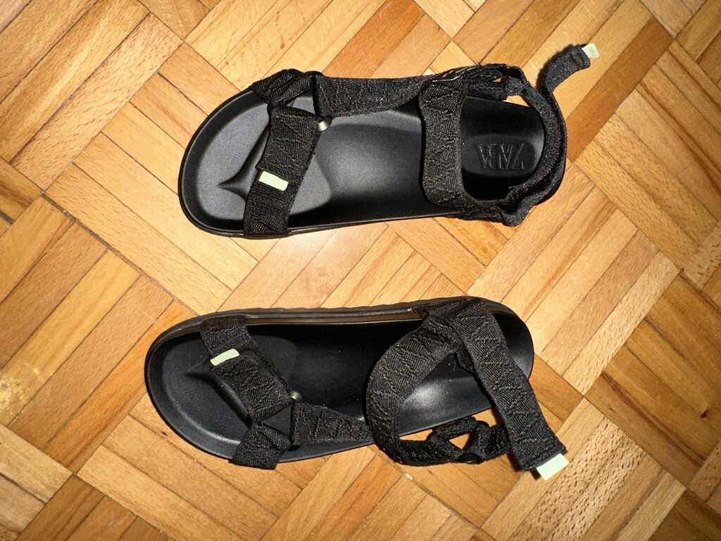 Sandale, Zara