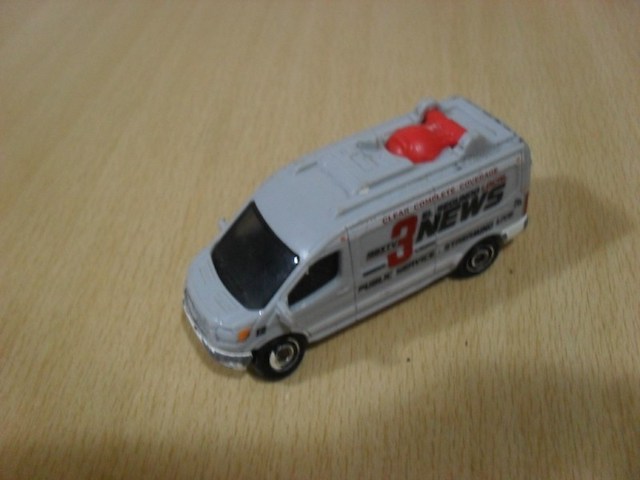 MATCHBOX - 14 FORD TRANSIT NEWS VAN