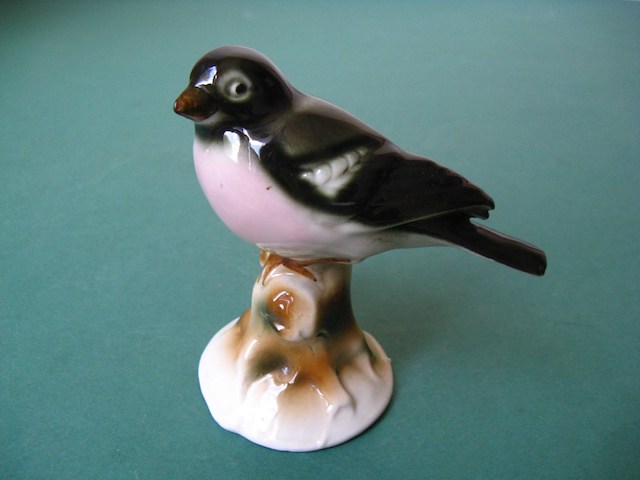 Porcelanska figura - ptica Zeba