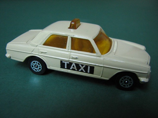 Corgi Juniors  - TAXI MERCEDES-BENZ 240D