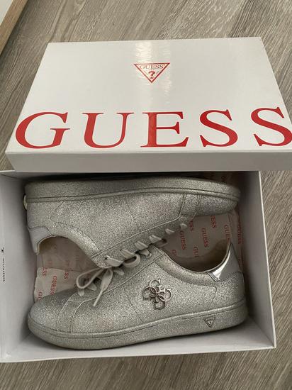 Guess patike nove