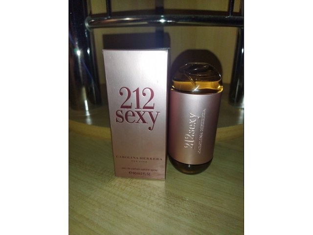 Novi parfem Carolina Herrera 212 sexy