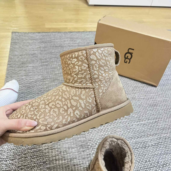 SNIZENE UGG CIZME kao nove