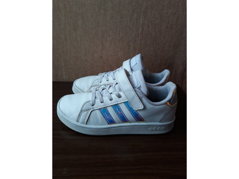 PATIKE "ADIDAS" br. 31/19,5cm.