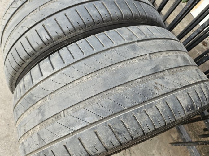 245/40 R18 Kleber