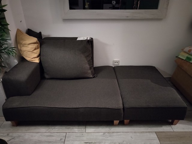 Sofa sa tabureom