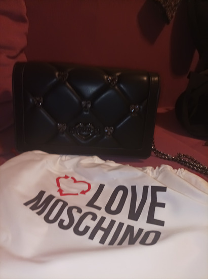 Love Moschino crna tasnica sa srcima