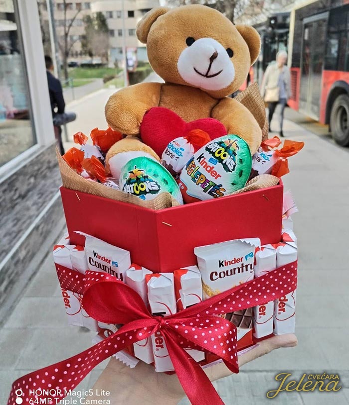 Kutija sa slatkišima – Kinder i Medvedić