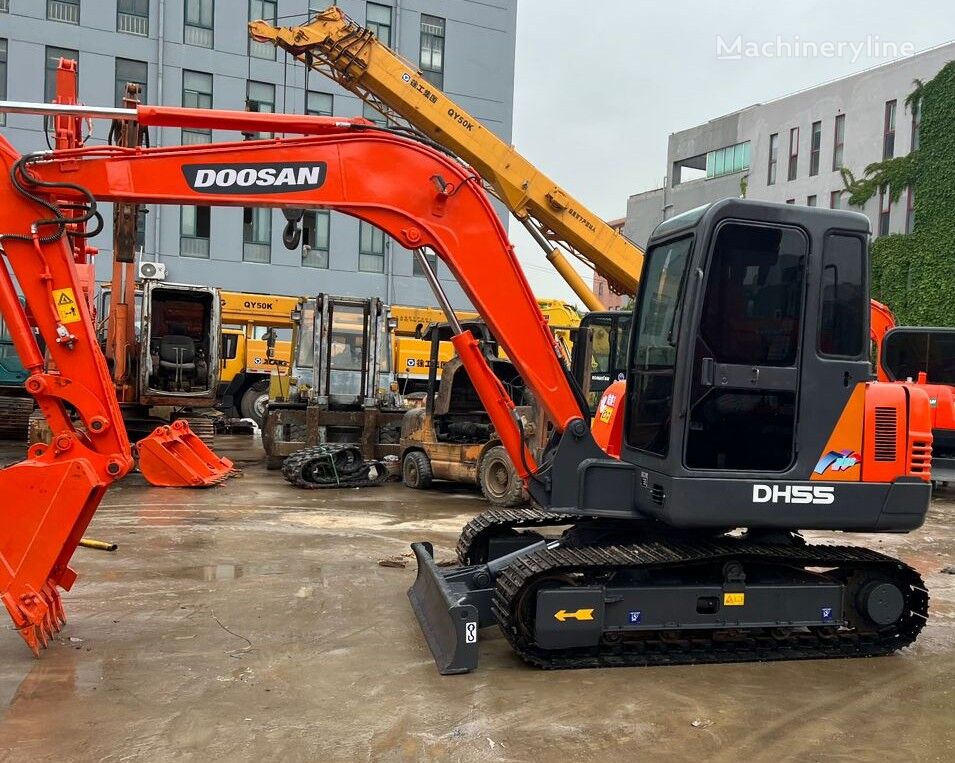 Doosan DH55 bager guseničar