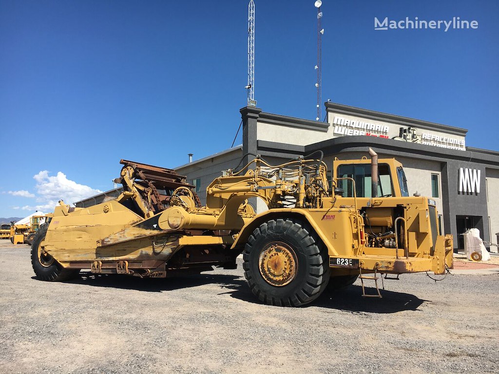 Caterpillar 623E skrejper