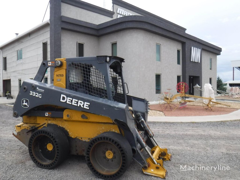 John Deere 332G mini utovarivač