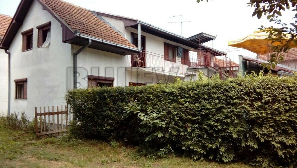 Odlična ponuda. Apartmanska kuća sa dva lokala, Mataruška banja