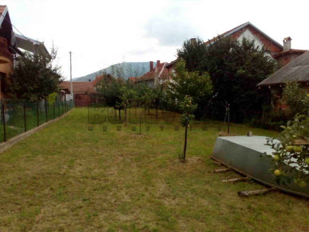 Plac, Bovan, 400m2