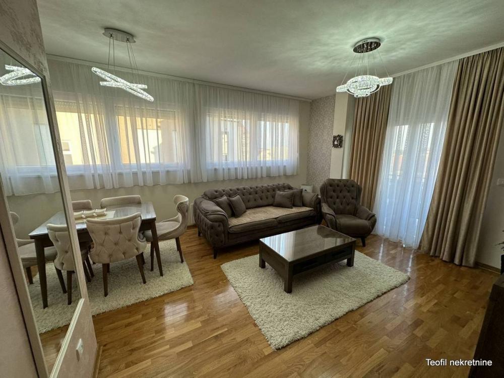 Cara Dušana, Trosoban stan na prodaju, 68m2, 99.000€