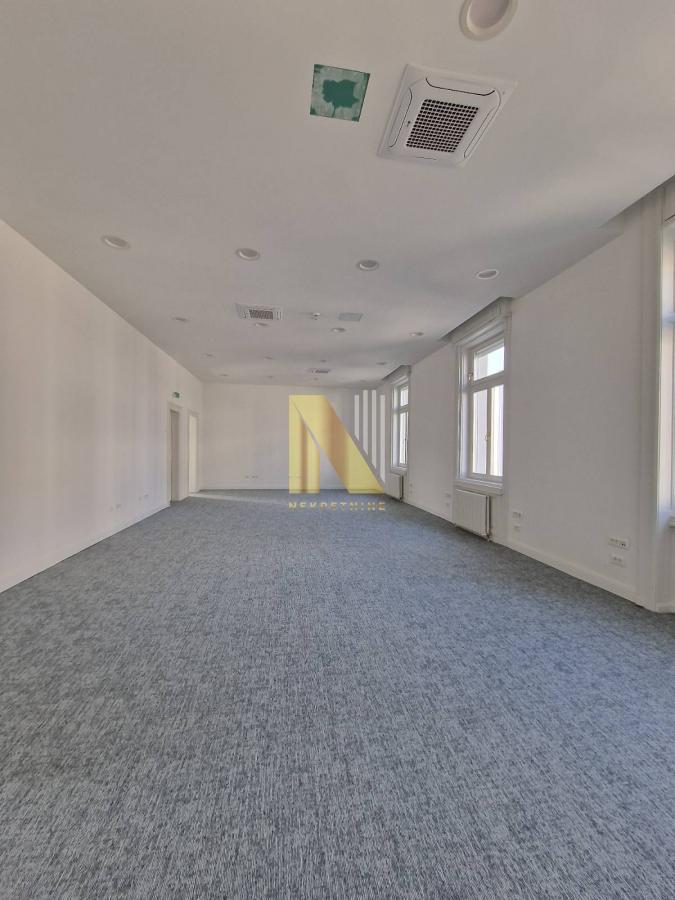 Za izdavanje poslovni prostor od 430 m2 u centru