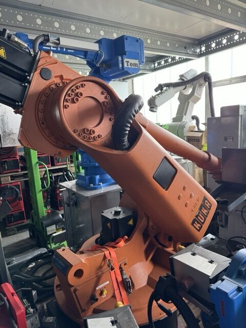 KUKA KUKA KR30L15/2 – Steuerung KRC1 industrijski robot