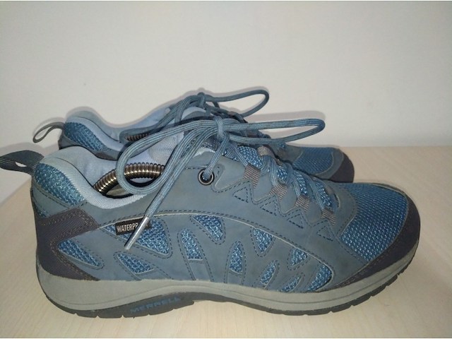 Merrell vodootporne patike br 40,5 za planinarenje