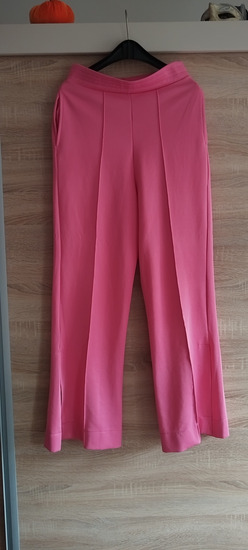 Zara pink pantalone na crtu