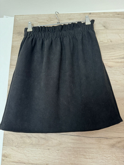 BERSHKA mini suknja od velura