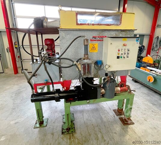 Briquetting press
Reinbold RB 160