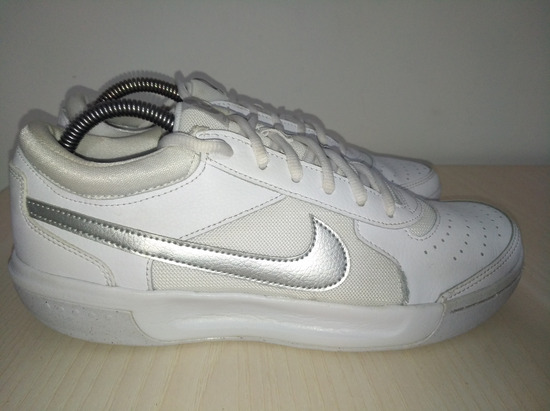 Nike ženske Court patike za tenis br 41 ORIGINAL