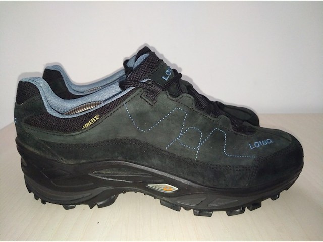 LOWA GORE-TEX cipele za planinarenje broj 39,5