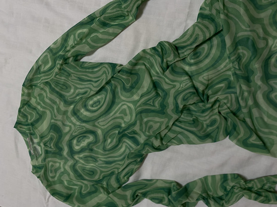 Zelena providna haljina sa odvojenom postavom