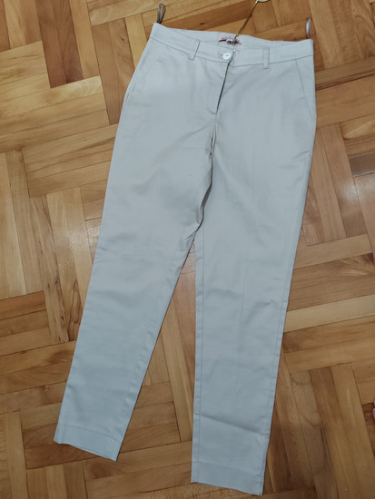 Bez poslovne pantalone