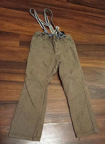 HM pantalone sa tregerima 92