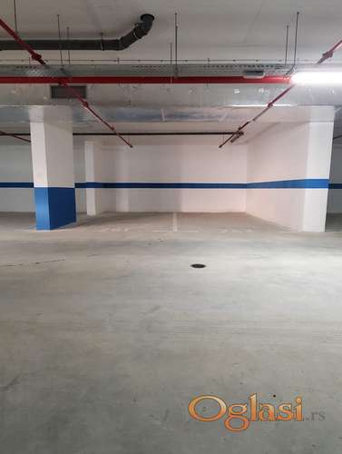 Izdajem garažno-parking mesto