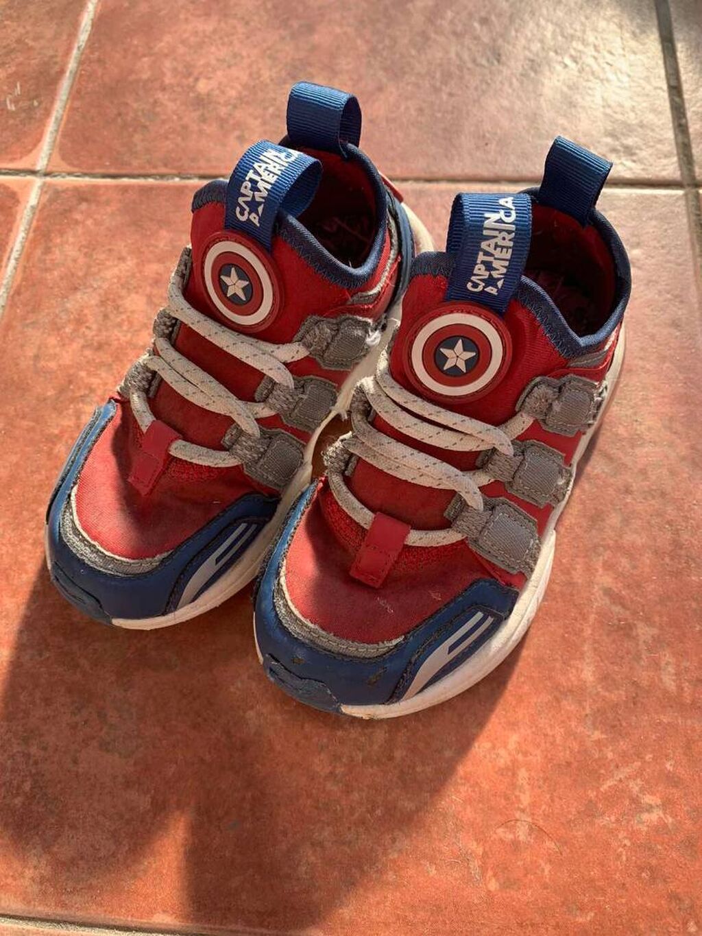 Zara - Captain America патике број 27