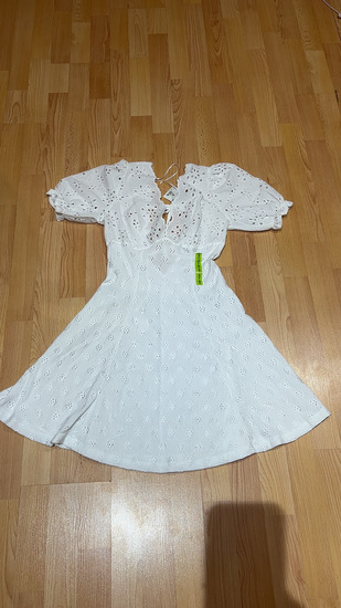Nova letnja bela haljinica