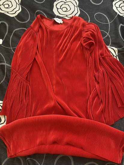 crvena haljina