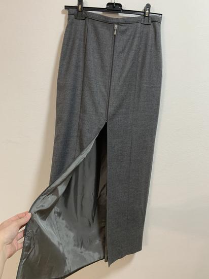 Dugacka suknja sa rajfeslusom napred