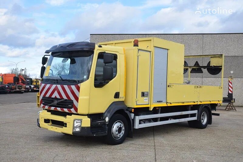 Volvo FL 250 kamion s ravnom platformom