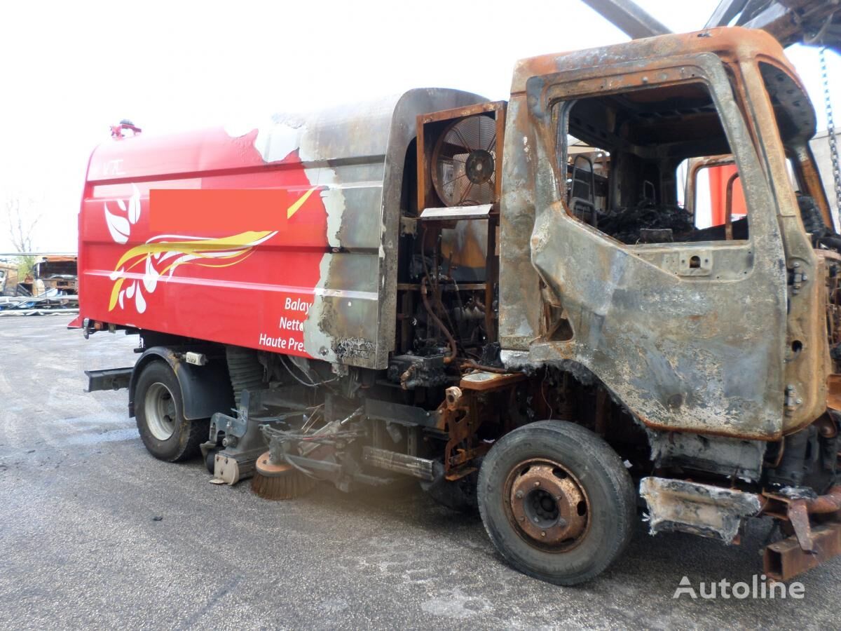 Renault Midlum 220.12 DXI vozilo za čišćenje ulica nakon udesa