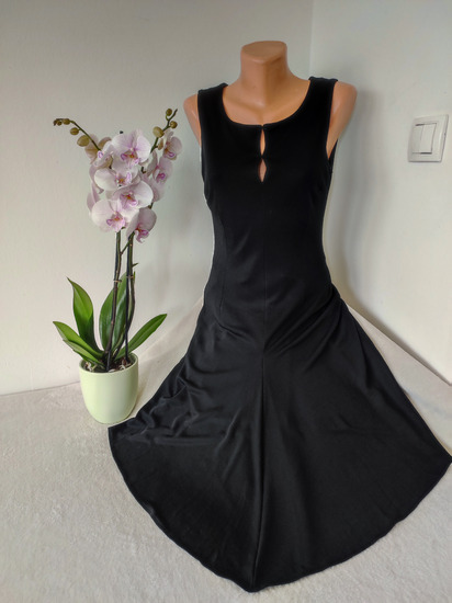 Crna haljina A kroja vel 38
