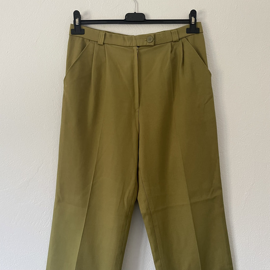 Poslovne pantalone 40