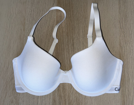 Beli Calvin Klein brus