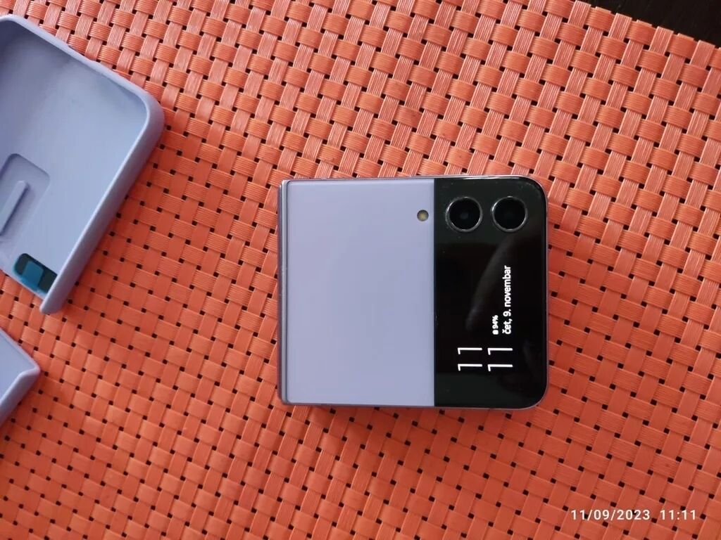 Samsung Galaxy Z Flip 4, 256 GB, bоја - Ljubičasta, Otisak prsta, Dual SIM, Face ID
