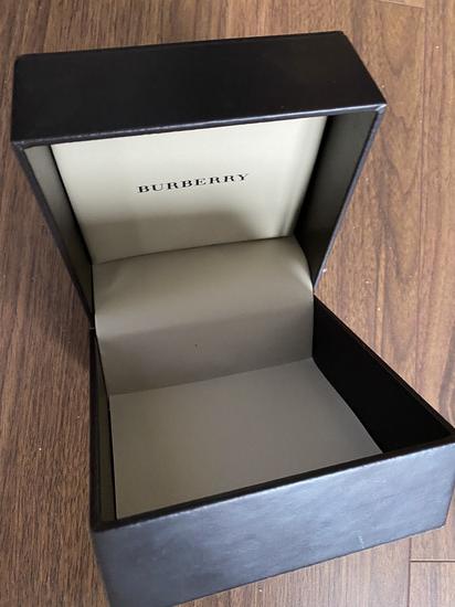 Burberry kozna kutija 13x13 cm
